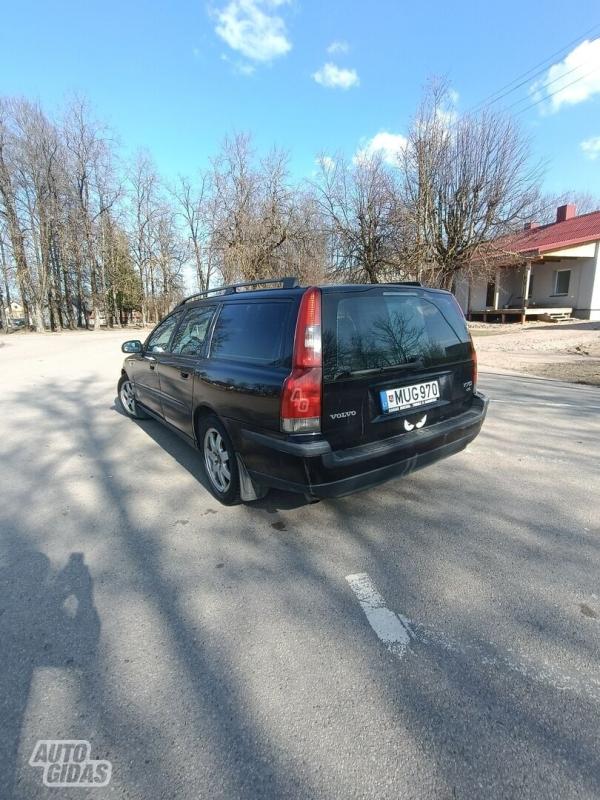 Black Volvo V70 2004 in Trakai, with an engine capacity of 2.40 L and mileage of 400 thousand km for 1000 €, photo 6 on AUTOMOTO.COM.LV