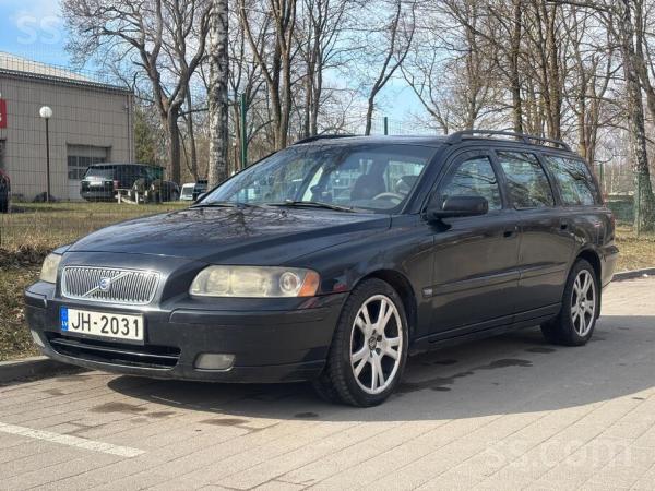 Melns Volvo V70 2004 Rīga, ar dzinēja tilpumu 2.40 L un nobraukumu 404 tūkst. km par 1100 €, foto 1 vietnē AUTOMOTO.COM.LV