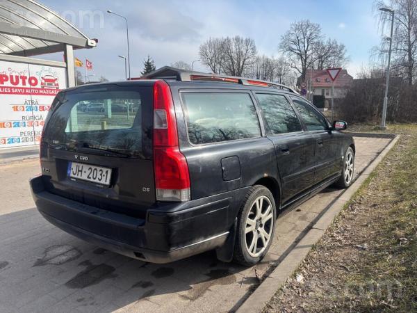 Melns Volvo V70 2004 Rīga, ar dzinēja tilpumu 2.40 L un nobraukumu 404 tūkst. km par 1100 €, foto 4 vietnē AUTOMOTO.COM.LV