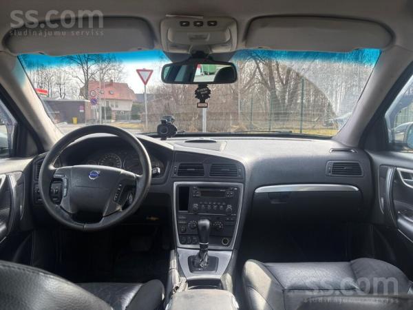 Melns Volvo V70 2004 Rīga, ar dzinēja tilpumu 2.40 L un nobraukumu 404 tūkst. km par 1100 €, foto 5 vietnē AUTOMOTO.COM.LV
