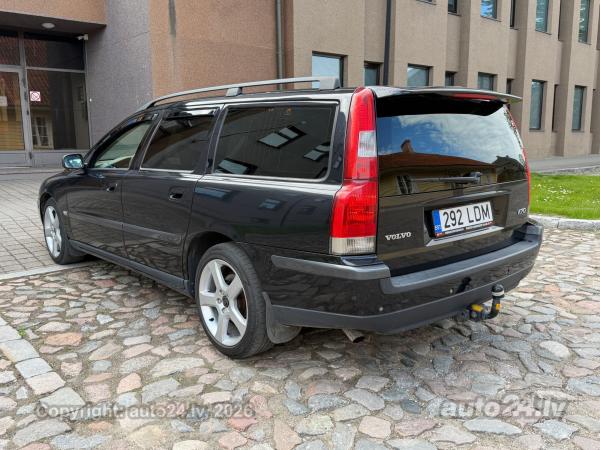 Melns Volvo V70 2004 Paide, ar dzinēja tilpumu 2.40 L un nobraukumu 392 tūkst. km par 3390 €, foto 5 vietnē AUTOMOTO.COM.LV