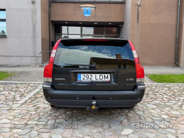 Melns Volvo V70 2004 Paide, ar dzinēja tilpumu 2.40 L un nobraukumu 392 tūkst. km par 3390 €, foto 7 vietnē AUTOMOTO.COM.LV