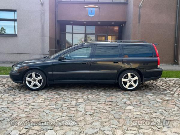 Melns Volvo V70 2004 Paide, ar dzinēja tilpumu 2.40 L un nobraukumu 392 tūkst. km par 3390 €, foto 8 vietnē AUTOMOTO.COM.LV