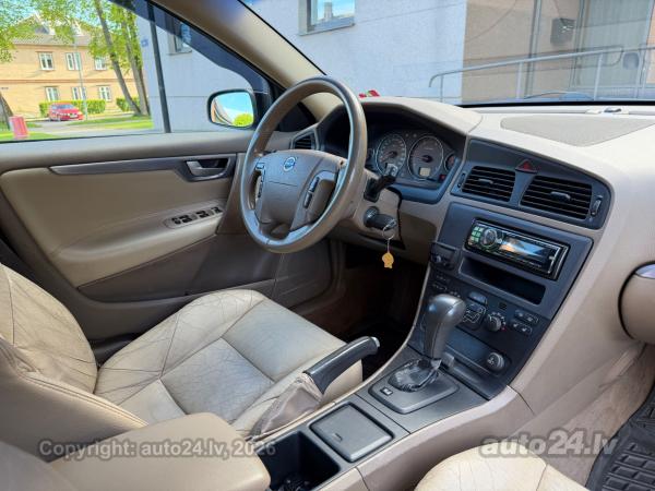 Melns Volvo V70 2004 Paide, ar dzinēja tilpumu 2.40 L un nobraukumu 392 tūkst. km par 3390 €, foto 10 vietnē AUTOMOTO.COM.LV