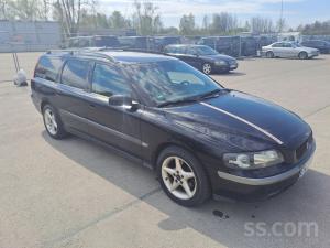Черный Вольво В70 2004 в Рига, объемом двигателя 2.40 л и пробегом 285 тыс. км за 2000 €, фото  на AUTOMOTO.COM.LV