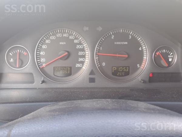 Melns Volvo V70 2004 Rīga, ar dzinēja tilpumu 2.40 L un nobraukumu 285 tūkst. km par 2000 €, foto 8 vietnē AUTOMOTO.COM.LV