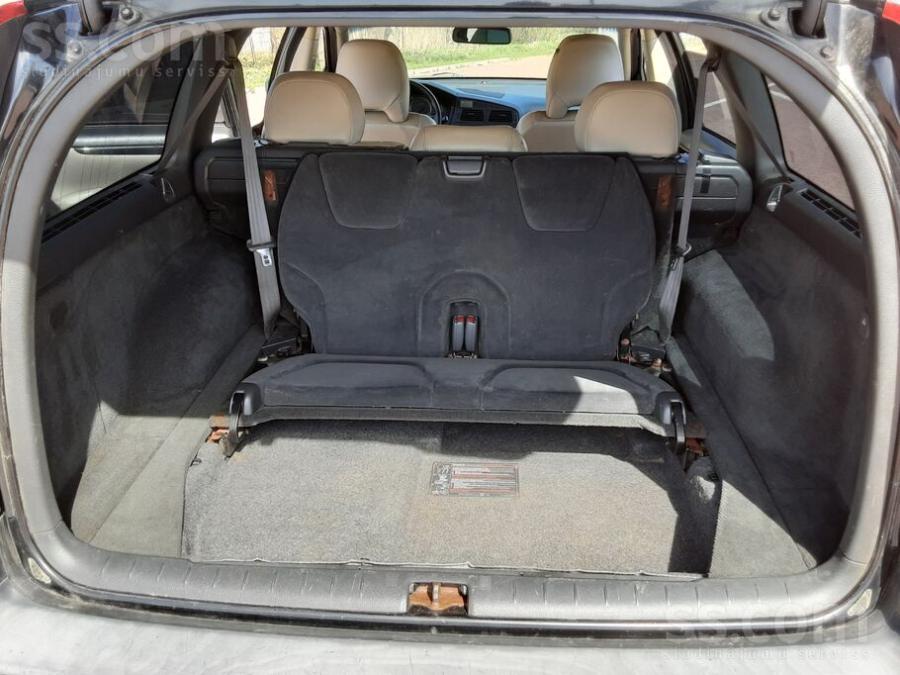 Melns Volvo V70 2004 Preiļi, ar dzinēja tilpumu 2.40 L un nobraukumu 441 tūkst. km par 2000 €, foto 5 vietnē AUTOMOTO.COM.LV