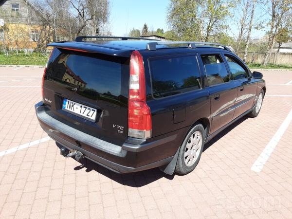 Melns Volvo V70 2004 Preiļi, ar dzinēja tilpumu 2.40 L un nobraukumu 441 tūkst. km par 2000 €, foto 5 vietnē AUTOMOTO.COM.LV