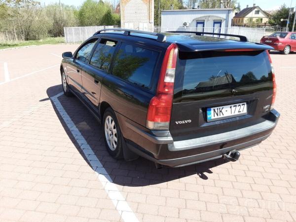 Melns Volvo V70 2004 Preiļi, ar dzinēja tilpumu 2.40 L un nobraukumu 441 tūkst. km par 2000 €, foto 8 vietnē AUTOMOTO.COM.LV
