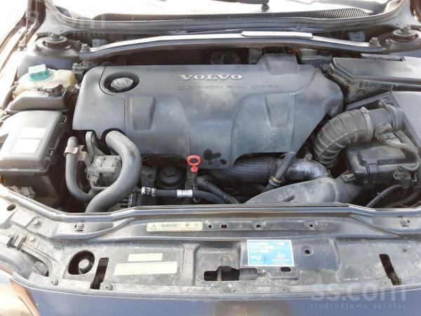 Melns Volvo V70 2004 Preiļi, ar dzinēja tilpumu 2.40 L un nobraukumu 441 tūkst. km par 2000 €, foto 9 vietnē AUTOMOTO.COM.LV