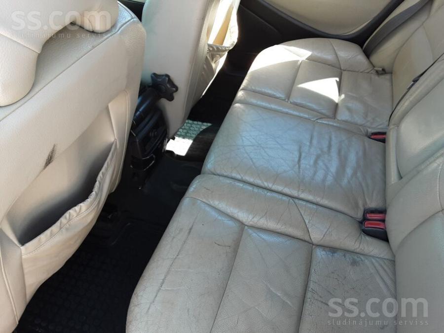 Melns Volvo V70 2004 Preiļi, ar dzinēja tilpumu 2.40 L un nobraukumu 441 tūkst. km par 2000 €, foto 14 vietnē AUTOMOTO.COM.LV
