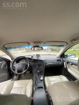 Melns Volvo V70 2004 Valka, ar dzinēja tilpumu 2.40 L un nobraukumu 447 tūkst. km par 1200 €, foto 10 vietnē AUTOMOTO.COM.LV