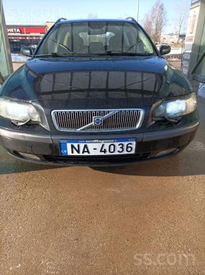 Black Volvo V70 2004 in Madona, with an engine capacity of 2.40 L and mileage of 336 thousand km for 2150 €, photo  on AUTOMOTO.COM.LV