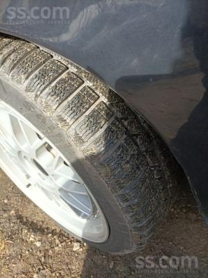 Black Volvo V70 2004 in Madona, with an engine capacity of 2.40 L and mileage of 336 thousand km for 2150 €, photo 7 on AUTOMOTO.COM.LV