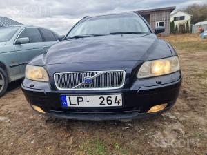 Black Volvo V70 2004 in Riga, with an engine capacity of 2.40 L and mileage of 310 thousand km for 1600 €, photo 8 on AUTOMOTO.COM.LV
