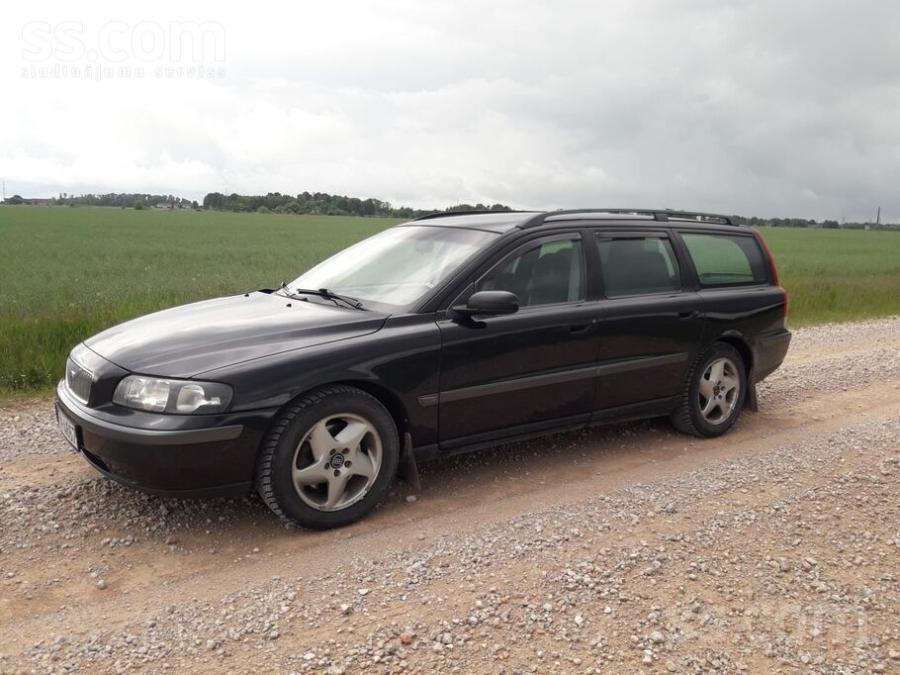 Melns Volvo V70 2004 Jelgava, ar dzinēja tilpumu 2.40 L un nobraukumu 444 tūkst. km par 500 €, foto 1 vietnē AUTOMOTO.COM.LV