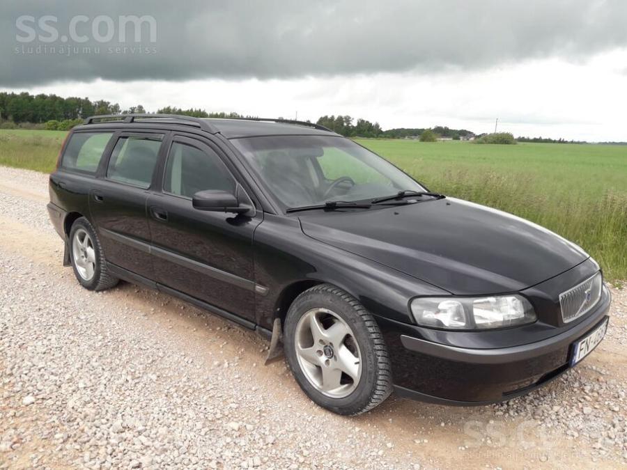 Melns Volvo V70 2004 Jelgava, ar dzinēja tilpumu 2.40 L un nobraukumu 444 tūkst. km par 500 €, foto 5 vietnē AUTOMOTO.COM.LV