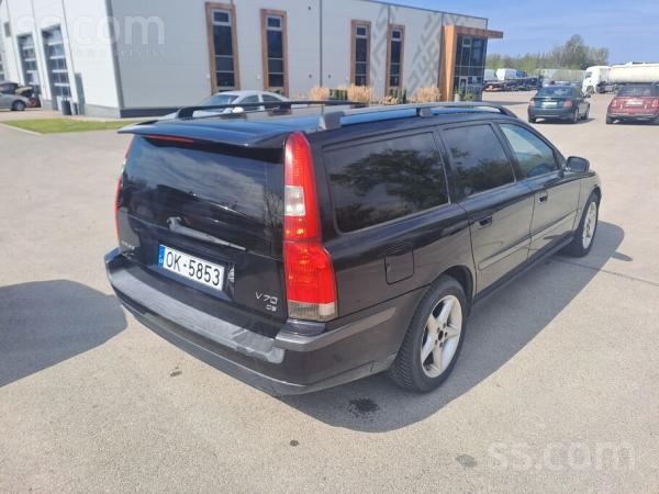 Черный Вольво В70 2004 в Рига, объемом двигателя 2.40 л и пробегом 285 тыс. км за 1500 €, фото 4 на AUTOMOTO.COM.LV