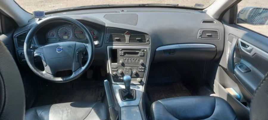 Melns Volvo V70 2004 Rīga, ar dzinēja tilpumu 2.40 L un nobraukumu 383 tūkst. km par 2350 €, foto 14 vietnē AUTOMOTO.COM.LV