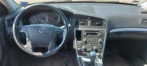 Melns Volvo V70 2004 Rīga, ar dzinēja tilpumu 2.40 L un nobraukumu 383 tūkst. km par 2350 €, foto 18 vietnē AUTOMOTO.COM.LV