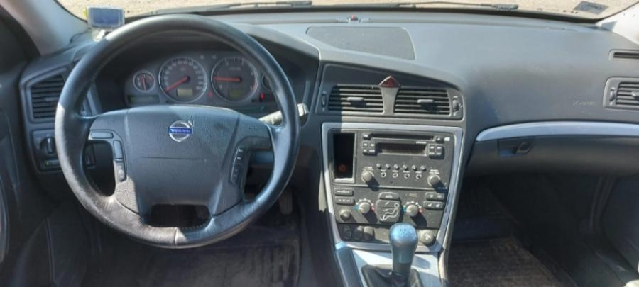 Melns Volvo V70 2004 Rīga, ar dzinēja tilpumu 2.40 L un nobraukumu 383 tūkst. km par 2350 €, foto 18 vietnē AUTOMOTO.COM.LV