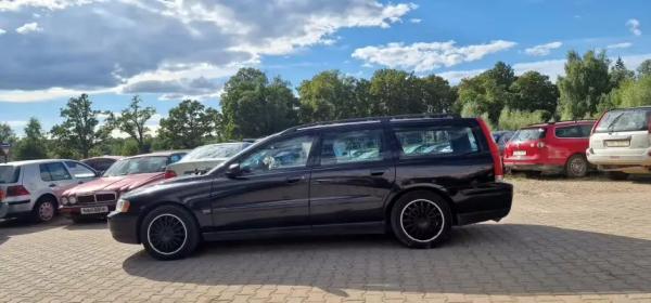 Melns Volvo V70 2004 Valmiera, ar dzinēja tilpumu 2.40 L un nobraukumu 307 tūkst. km par 1600 €, foto 6 vietnē AUTOMOTO.COM.LV