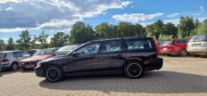 Black Volvo V70 2004 in Valmiera, with an engine capacity of 2.40 L and mileage of 307 thousand km for 1600 €, photo 7 on AUTOMOTO.COM.LV