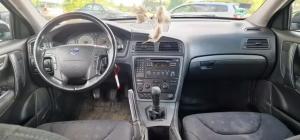 Black Volvo V70 2004 in Valmiera, with an engine capacity of 2.40 L and mileage of 307 thousand km for 1600 €, photo 10 on AUTOMOTO.COM.LV