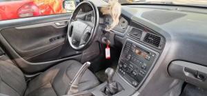 Black Volvo V70 2004 in Valmiera, with an engine capacity of 2.40 L and mileage of 307 thousand km for 1600 €, photo 12 on AUTOMOTO.COM.LV