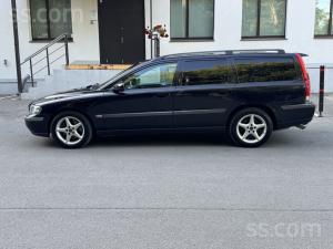 Black Volvo V70 2004 in Riga, with an engine capacity of 2.40 L and mileage of 280 thousand km for 1600 €, photo 6 on AUTOMOTO.COM.LV
