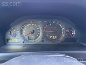 Black Volvo V70 2004 in Riga, with an engine capacity of 2.40 L and mileage of 280 thousand km for 1600 €, photo 14 on AUTOMOTO.COM.LV