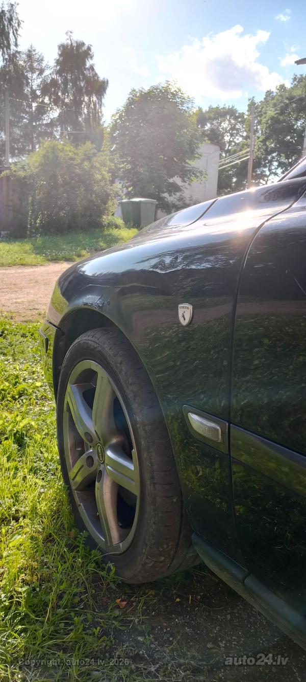Black Volvo V70 2004 in Tartu, with an engine capacity of 2.40 L and mileage of 423 thousand km for 2300 €, photo 2 on AUTOMOTO.COM.LV