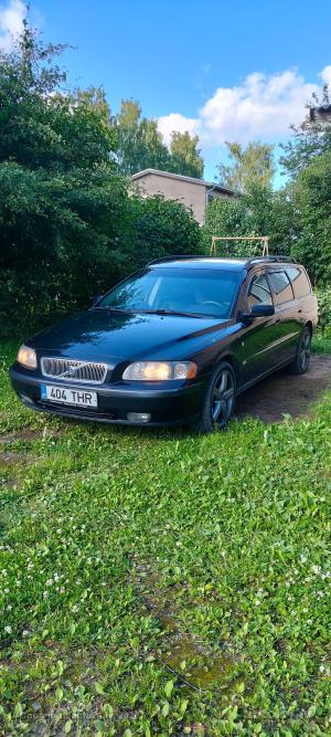 Black Volvo V70 2004 in Tartu, with an engine capacity of 2.40 L and mileage of 423 thousand km for 2300 €, photo 5 on AUTOMOTO.COM.LV