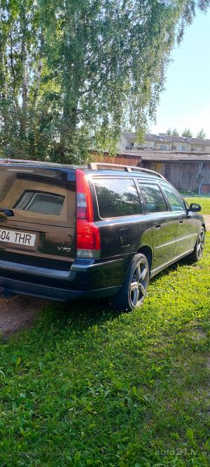 Black Volvo V70 2004 in Tartu, with an engine capacity of 2.40 L and mileage of 423 thousand km for 2300 €, photo 7 on AUTOMOTO.COM.LV