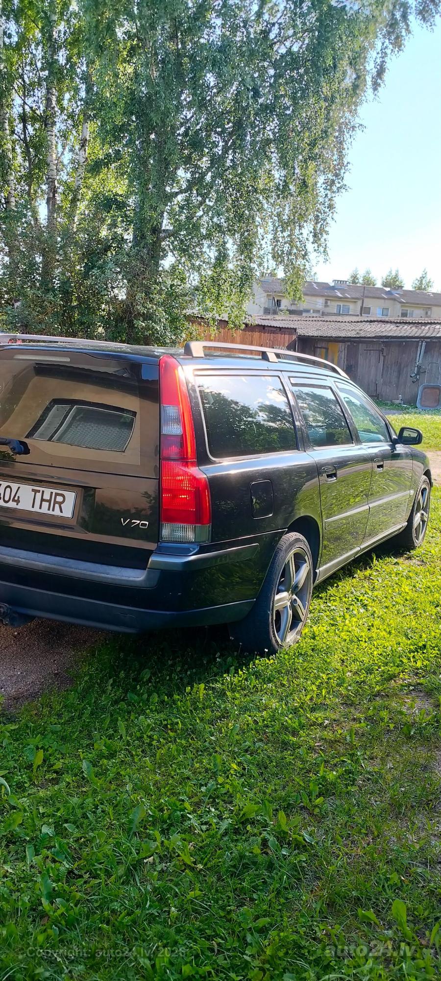 Black Volvo V70 2004 in Tartu, with an engine capacity of 2.40 L and mileage of 423 thousand km for 2300 €, photo 7 on AUTOMOTO.COM.LV