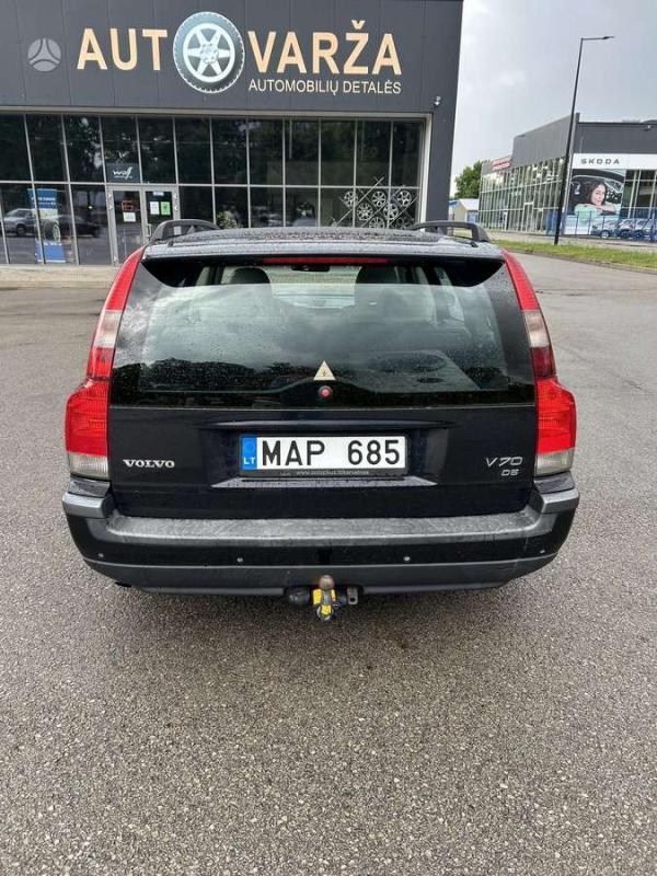 Melns Volvo V70 2004 Alīta, ar dzinēja tilpumu 2.40 L un nobraukumu 391 tūkst. km par 1500 €, foto 3 vietnē AUTOMOTO.COM.LV