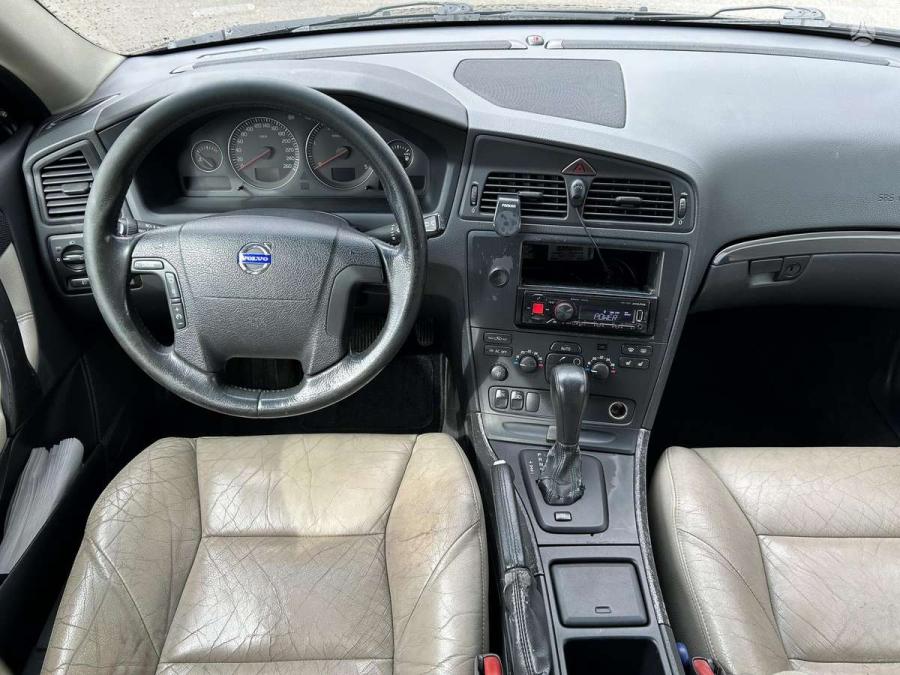 Черный Вольво В70 2004 в Алитус, объемом двигателя 2.40 л и пробегом 391 тыс. км за 1500 €, фото 14 на AUTOMOTO.COM.LV