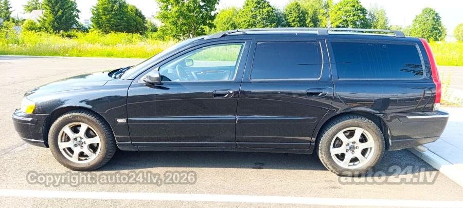 Melns Volvo V70 2004 Narva, ar dzinēja tilpumu 2.40 L un nobraukumu 400 tūkst. km par 1490 €, foto 6 vietnē AUTOMOTO.COM.LV