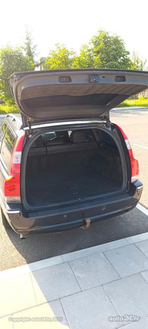 Melns Volvo V70 2004 Narva, ar dzinēja tilpumu 2.40 L un nobraukumu 400 tūkst. km par 1490 €, foto 10 vietnē AUTOMOTO.COM.LV
