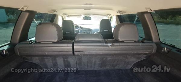 Melns Volvo V70 2004 Narva, ar dzinēja tilpumu 2.40 L un nobraukumu 400 tūkst. km par 1490 €, foto 10 vietnē AUTOMOTO.COM.LV