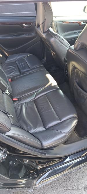 Melns Volvo V70 2004 Narva, ar dzinēja tilpumu 2.40 L un nobraukumu 400 tūkst. km par 1490 €, foto 18 vietnē AUTOMOTO.COM.LV