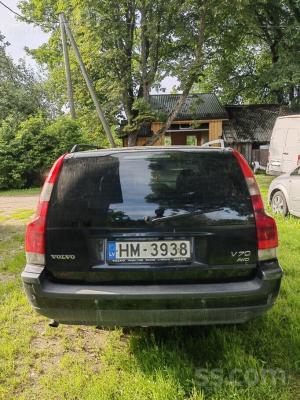 Black Volvo V70 2004 in Cesis, with an engine capacity of 2.40 L and mileage of 428 thousand km for 800 €, photo 5 on AUTOMOTO.COM.LV