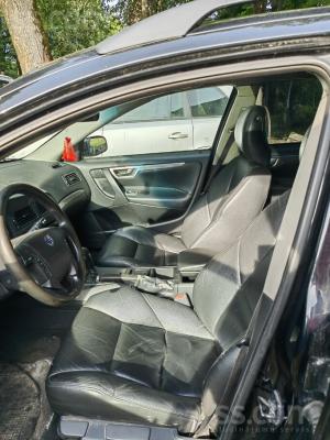 Black Volvo V70 2004 in Cesis, with an engine capacity of 2.40 L and mileage of 428 thousand km for 800 €, photo 7 on AUTOMOTO.COM.LV