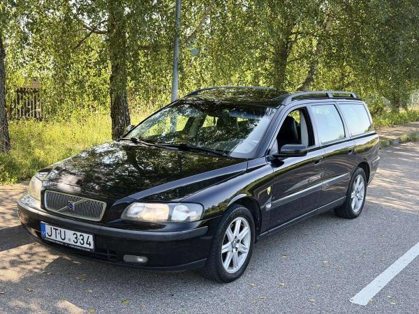 Melns Volvo V70 2004 Šalčininkai, ar dzinēja tilpumu 2.40 L un nobraukumu 500 tūkst. km par 1450 €, foto 1 vietnē AUTOMOTO.COM.LV