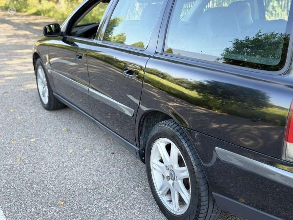 Melns Volvo V70 2004 Šalčininkai, ar dzinēja tilpumu 2.40 L un nobraukumu 500 tūkst. km par 1450 €, foto 8 vietnē AUTOMOTO.COM.LV