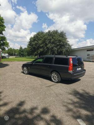Melns Volvo V70 2004 Kauņa, ar dzinēja tilpumu 2.40 L un nobraukumu 374 tūkst. km par 2200 €, foto 5 vietnē AUTOMOTO.COM.LV