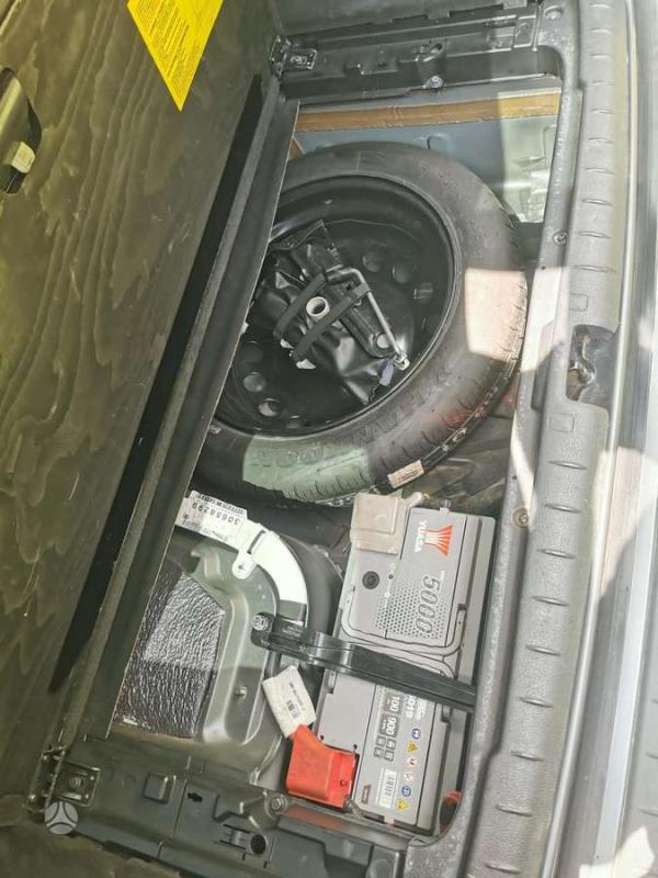Черный Вольво В70 2004 в Каунас, объемом двигателя 2.40 л и пробегом 374 тыс. км за 2200 €, фото 9 на AUTOMOTO.COM.LV