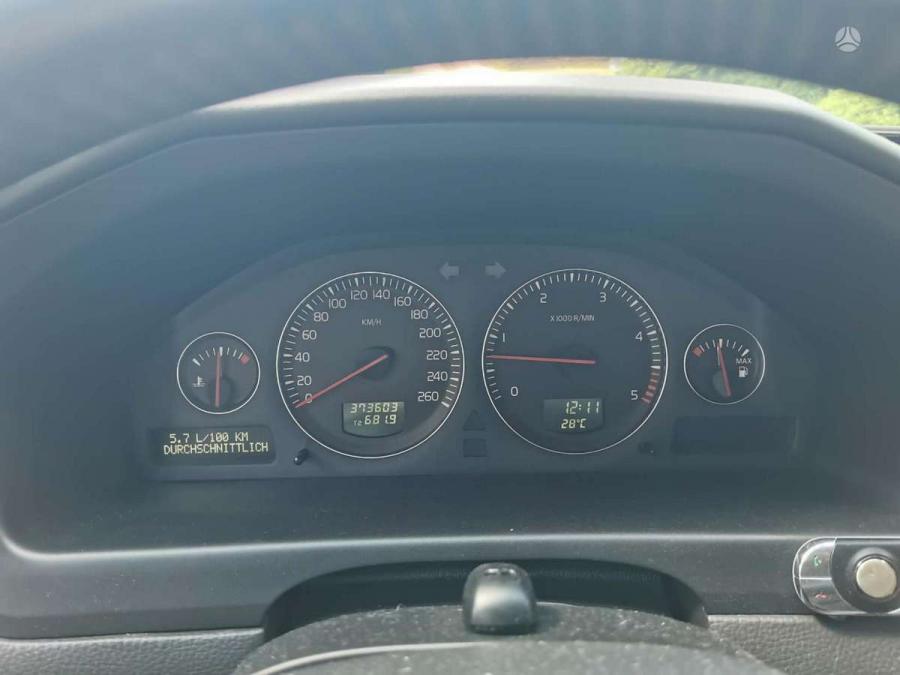 Melns Volvo V70 2004 Kauņa, ar dzinēja tilpumu 2.40 L un nobraukumu 374 tūkst. km par 2200 €, foto 13 vietnē AUTOMOTO.COM.LV