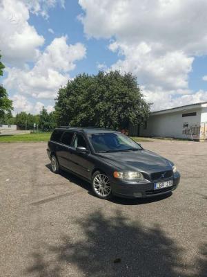 Melns Volvo V70 2004 Kauņa, ar dzinēja tilpumu 2.40 L un nobraukumu 374 tūkst. km par 2200 €, foto 19 vietnē AUTOMOTO.COM.LV