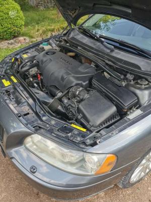 Melns Volvo V70 2004 Kauņa, ar dzinēja tilpumu 2.40 L un nobraukumu 374 tūkst. km par 2200 €, foto 20 vietnē AUTOMOTO.COM.LV